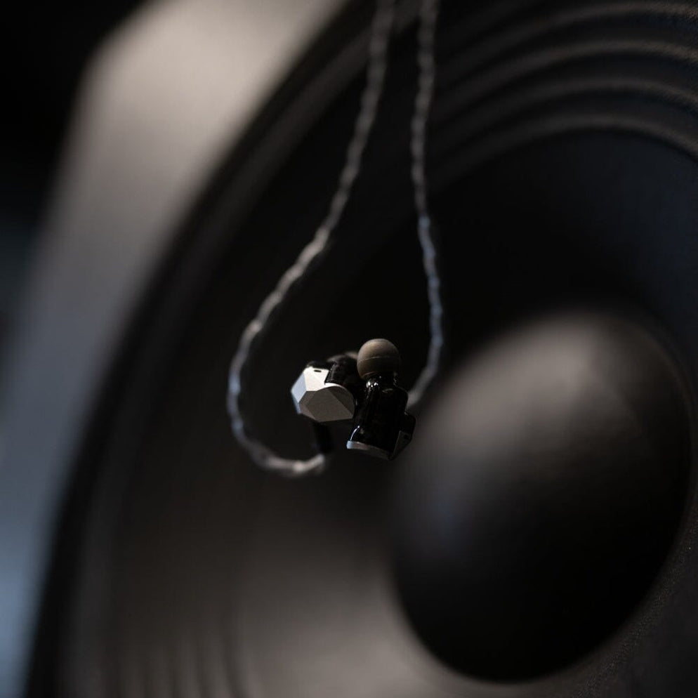Moondrop Harmon 3 Dynamic Drivers In-Ear Earphone — HiFiGo